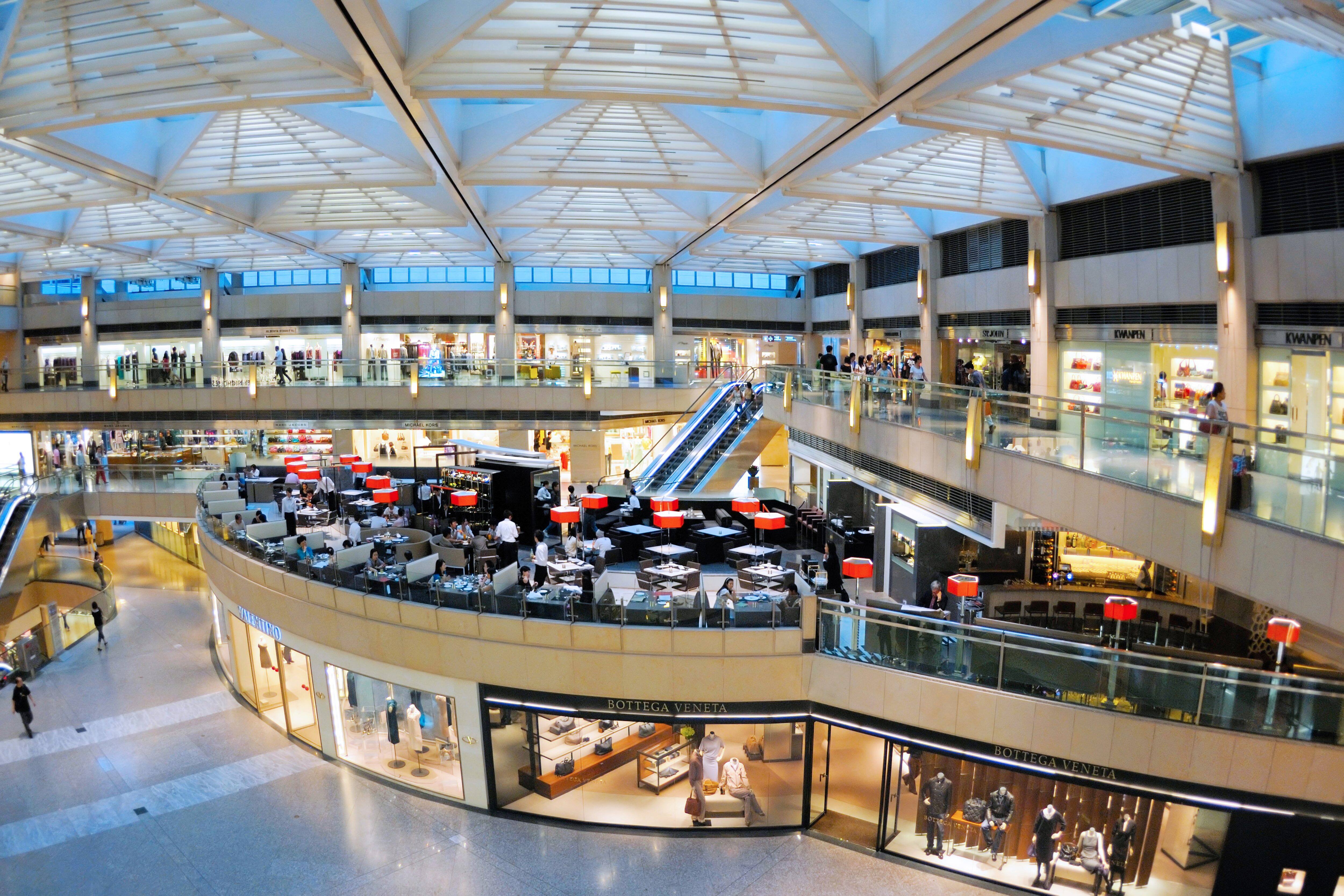 Louis Vuitton Hong Kong Landmark Atrium | semashow.com